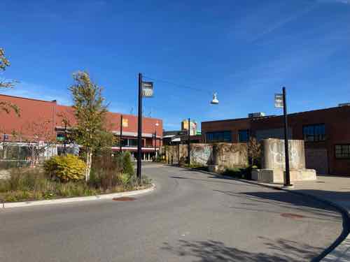 A Tour of City Foundry St. Louis, the Food Hall, and Fresh Thyme ...